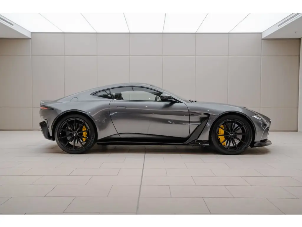 2023 V12 Vantage Coupe